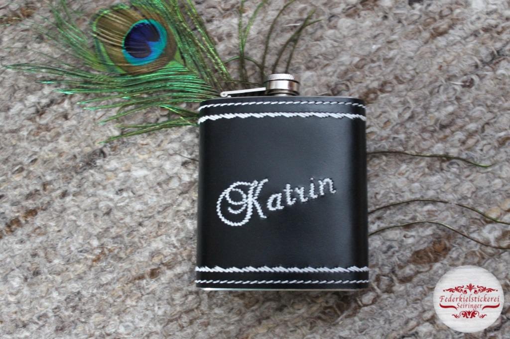 Flachmänner – Federkielstickerei Seiringer